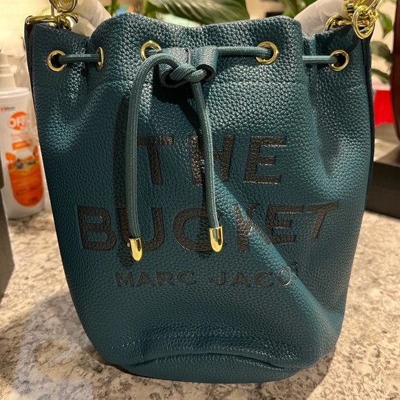 Marc Jacobs | Bags | Marc Jacob Bucket Bag | Poshmark